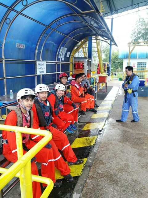 HUET: Helicopter Underwater Escape Training (HUET) with Emergency ...